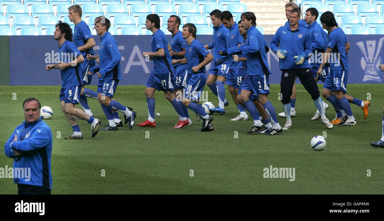 Zenit St Petersburg players during a training session at City Of ...