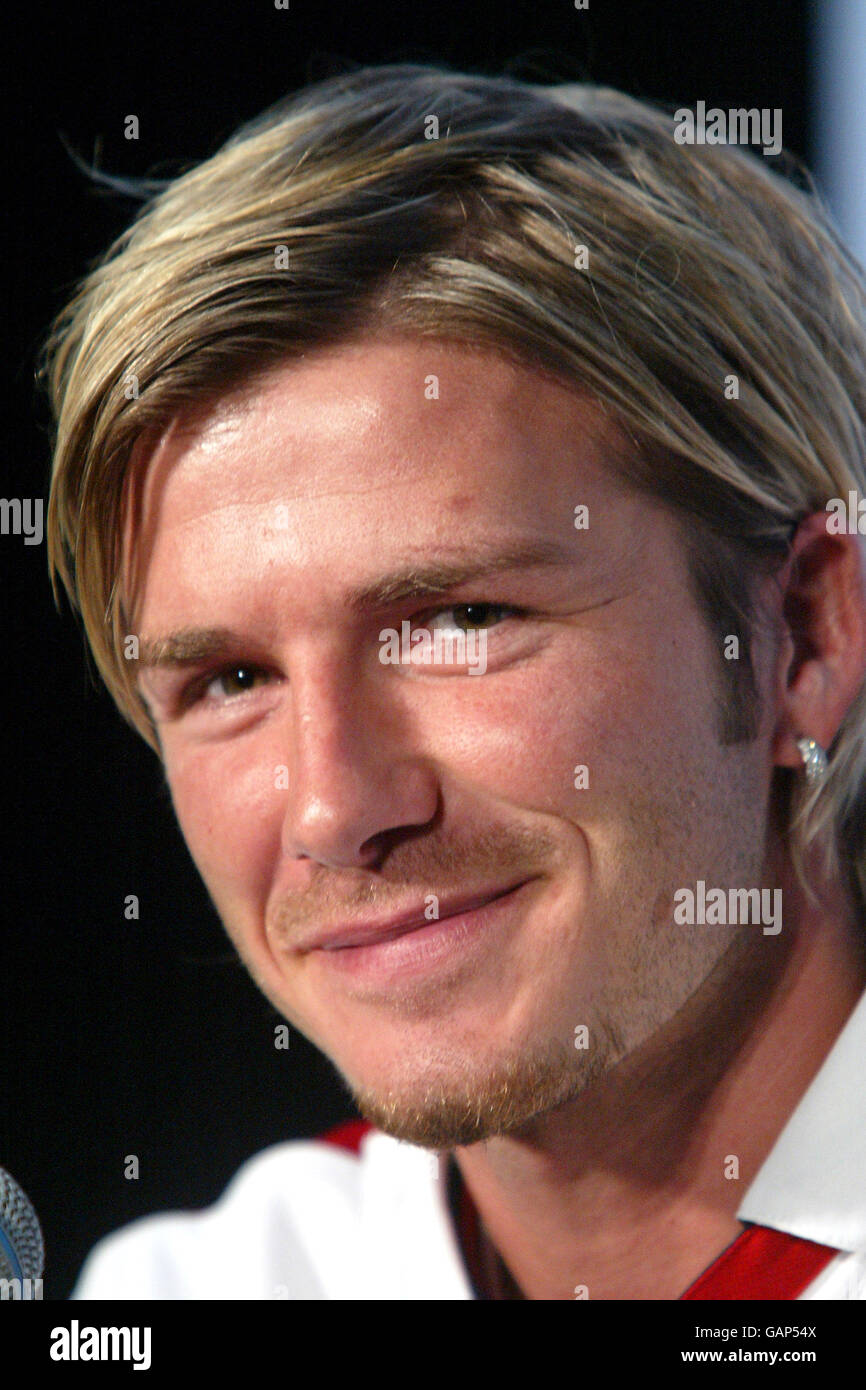 David beckham england kit hi-res stock photography and images - Alamy