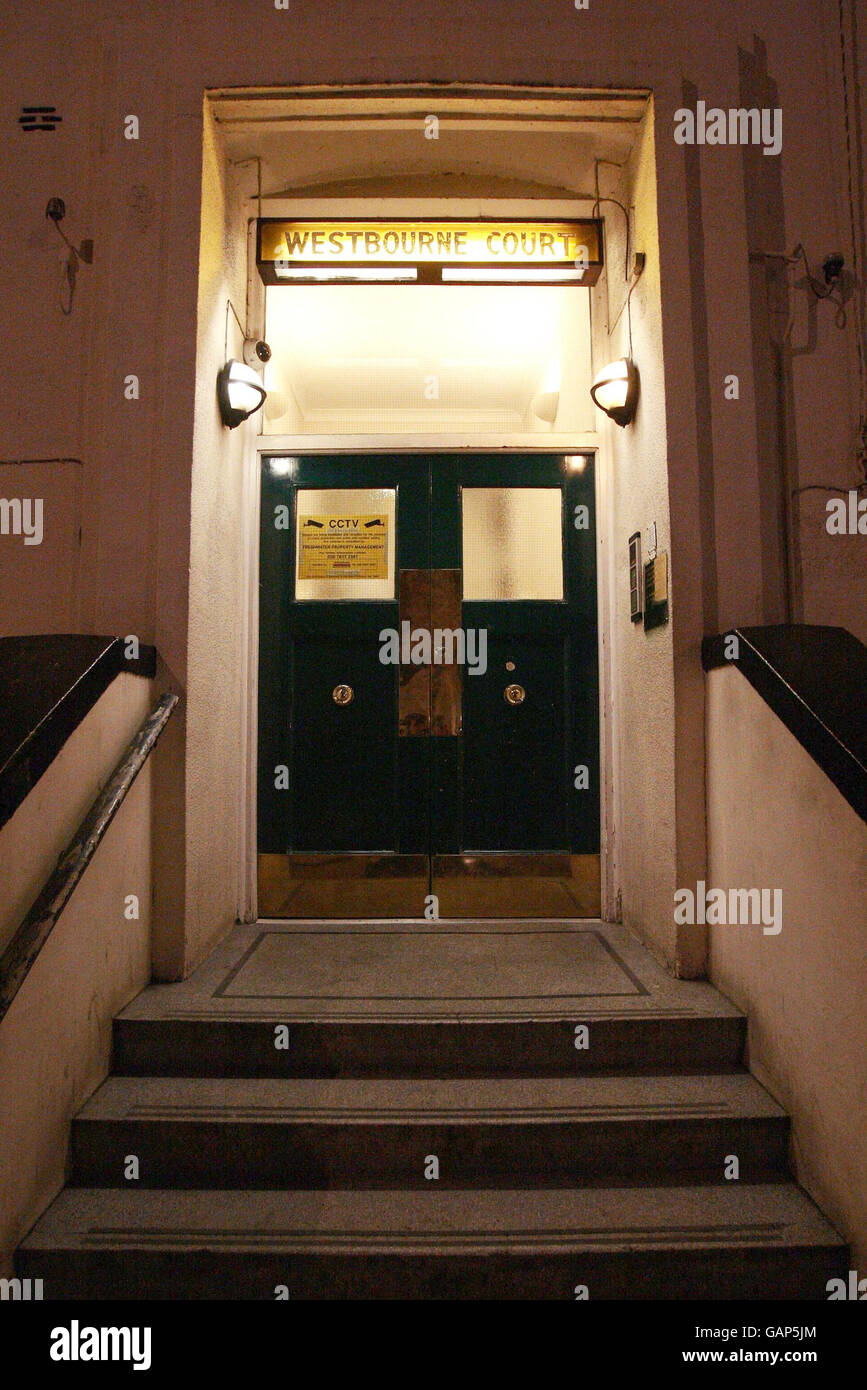 After flat raided by police hi-res stock photography and images - Alamy