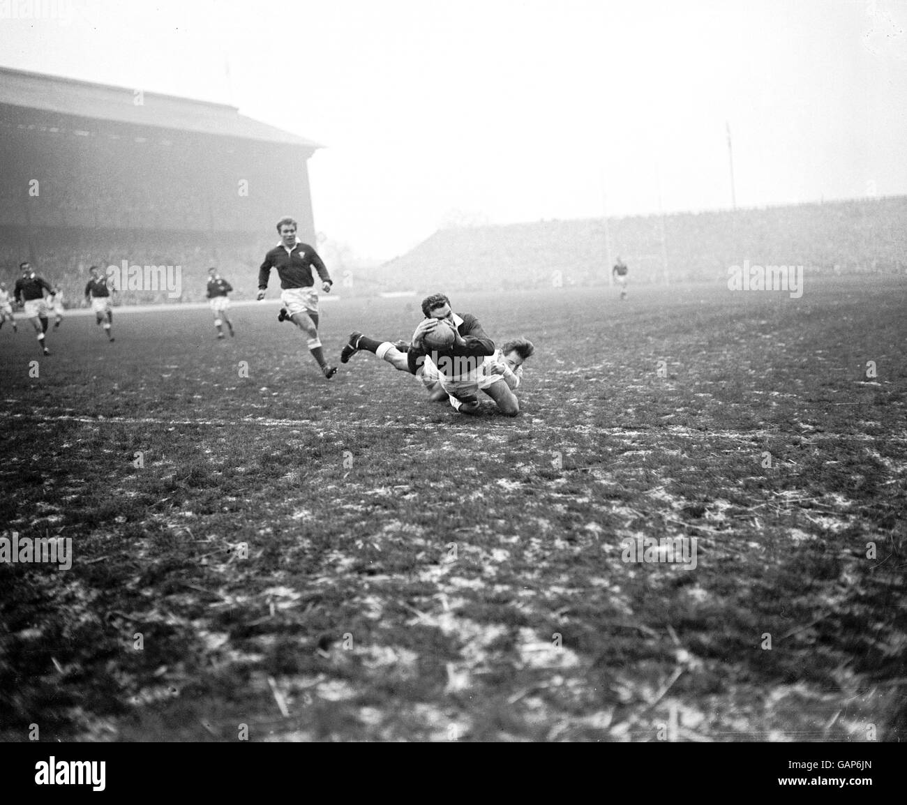 England's John Willcox fails to prevent Wales' Dewi Bebb touching down ...