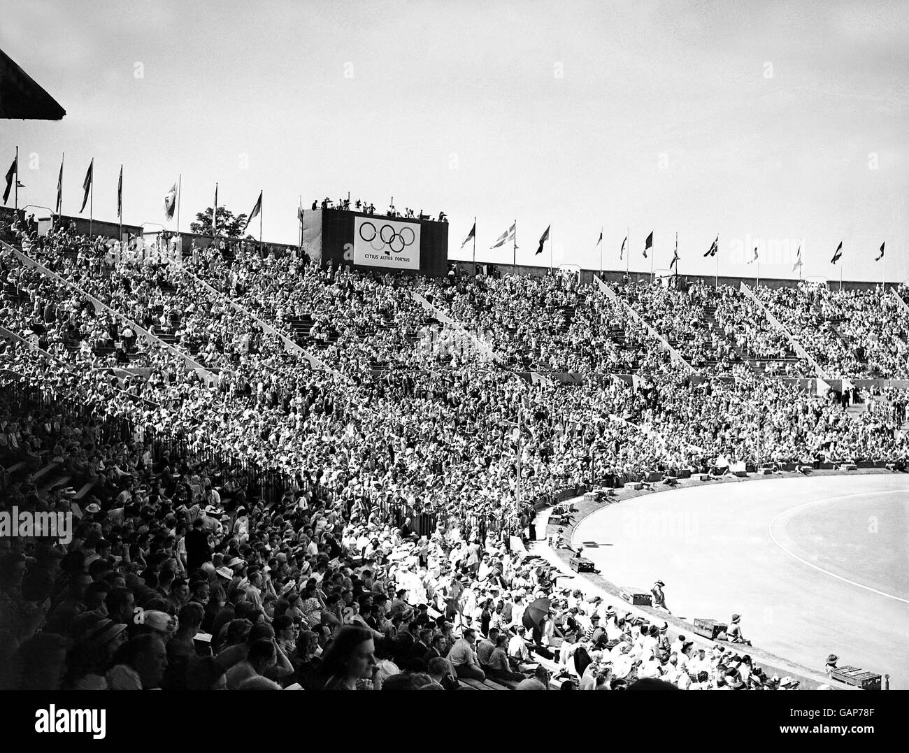 1948 olympic flag hi-res stock photography and images - Alamy