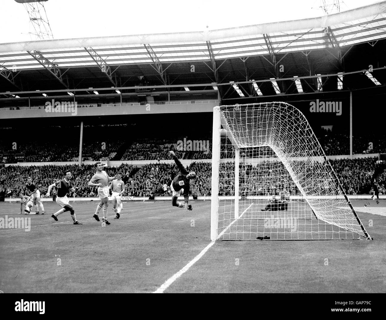 Soccer fa amateur cup final wimbledon v sutton united hi-res stock ...