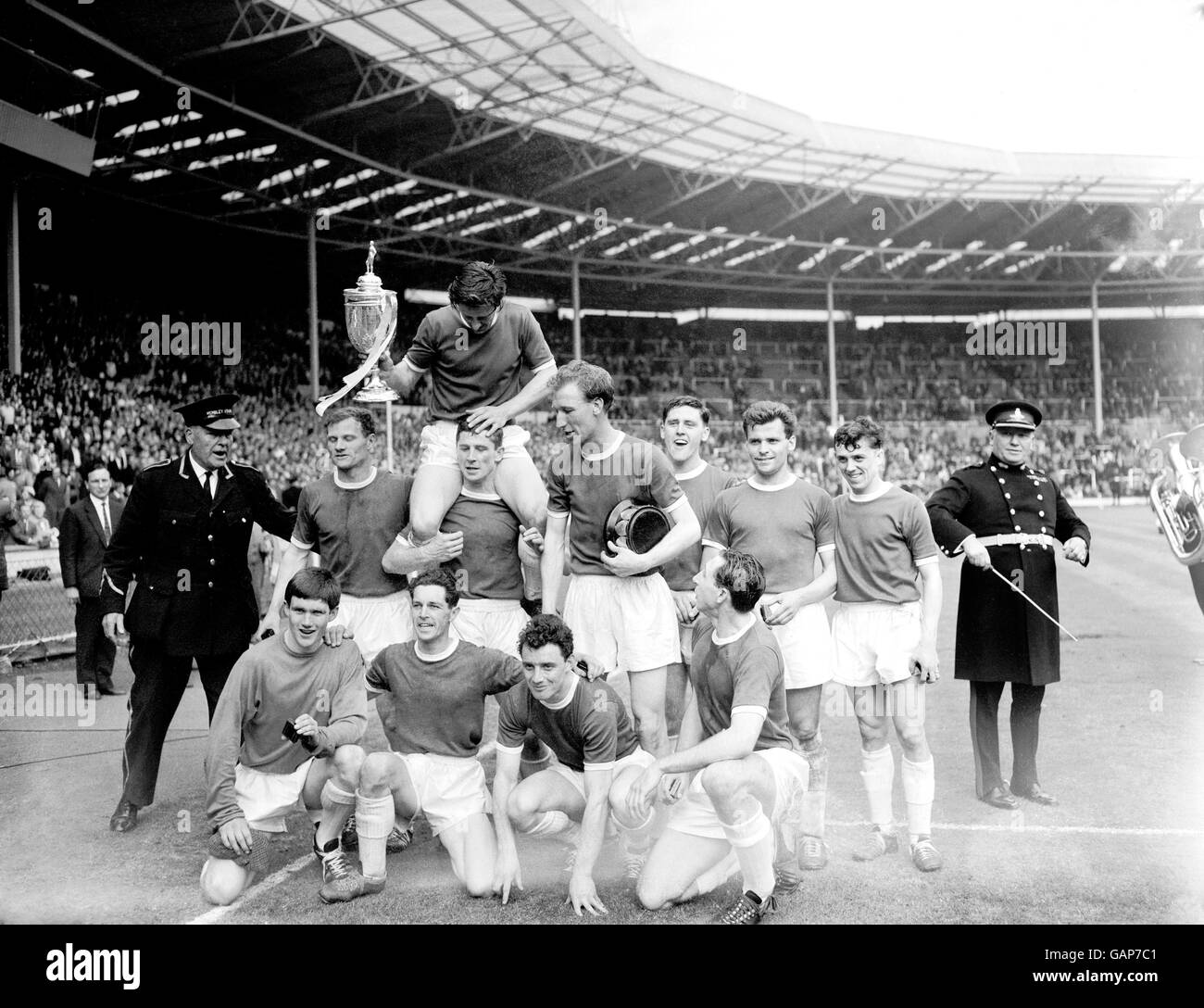 Soccer fa amateur cup final wimbledon v sutton united hi-res stock ...
