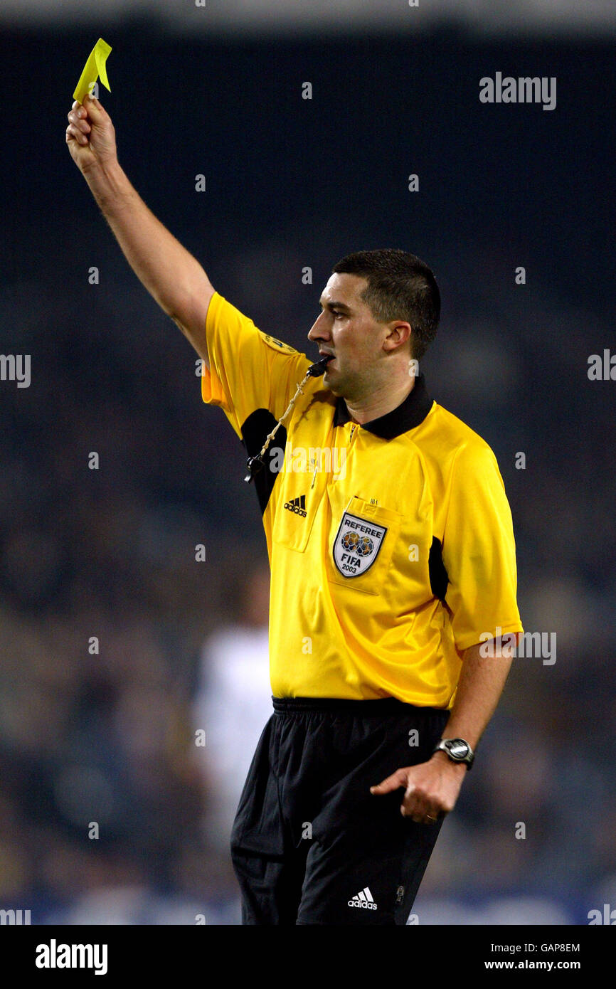 Referee stephane bre hi-res stock photography and images - Alamy