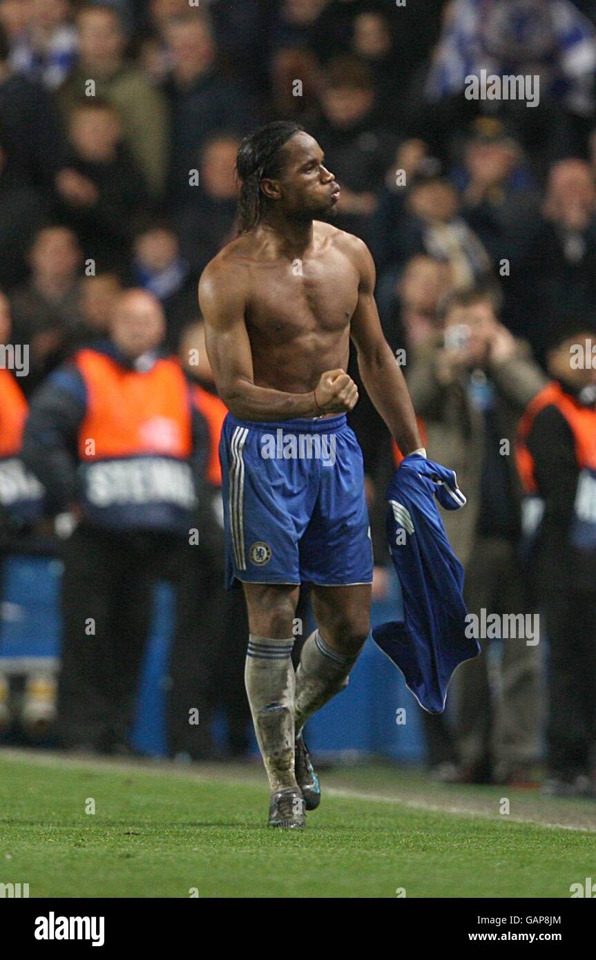 Chelseas didier drogba celebrates at the final whistle hi-res stock ...