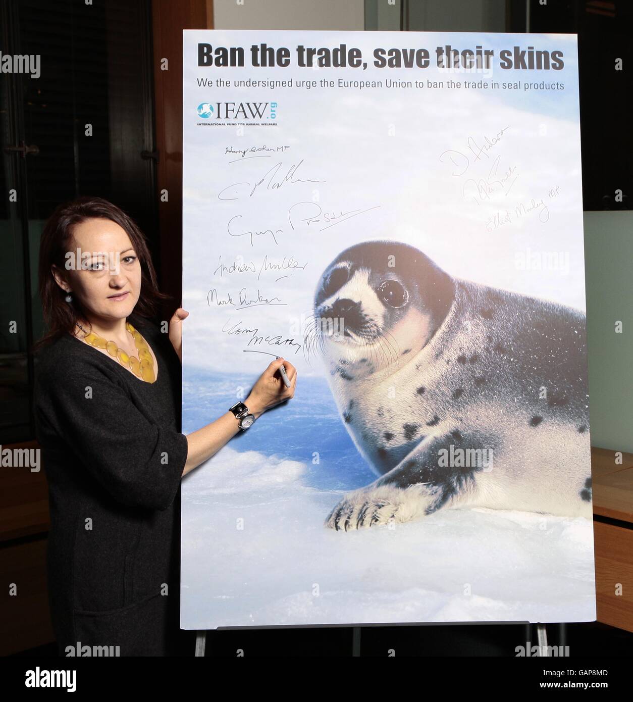 Kerry McCarthy, Labour MP for Bristol East, signs an International Fund ...