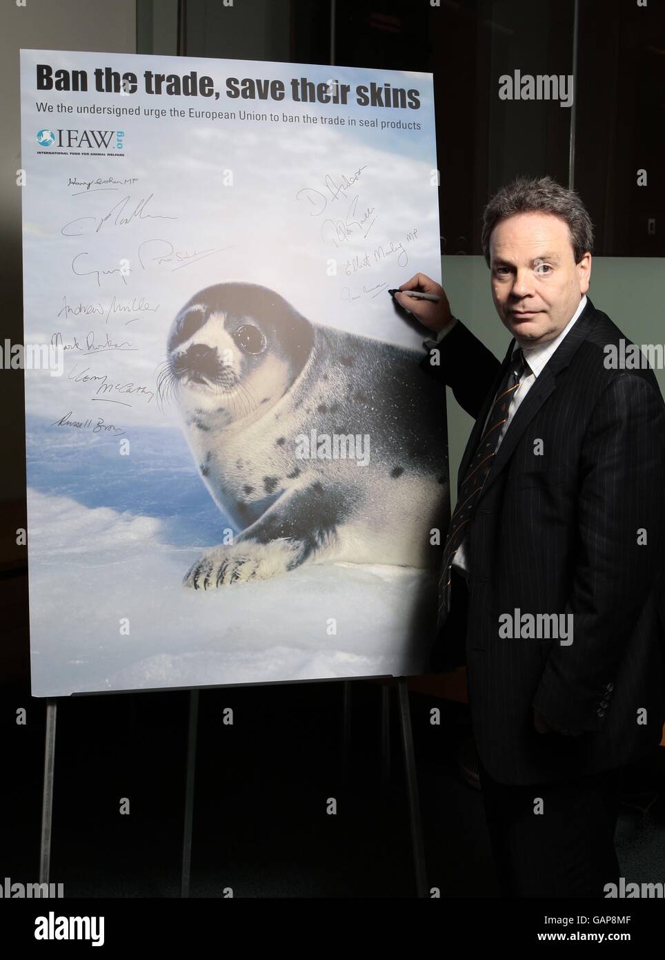 Ian Lucas, MP for Wrexham, signs an International Fund for Animal ...