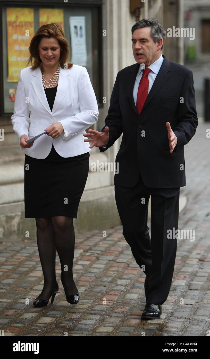 Full length arriving smile smiling walking mangsb hi-res stock ...