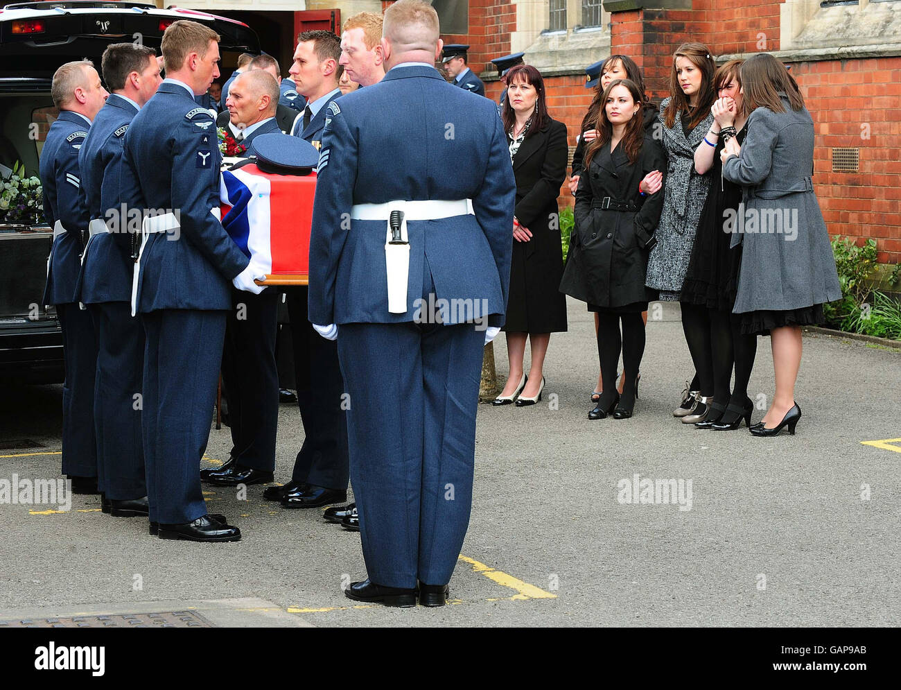 Gary Thompson 's wife Jacqui and five daughters at the funeral of 51 ...