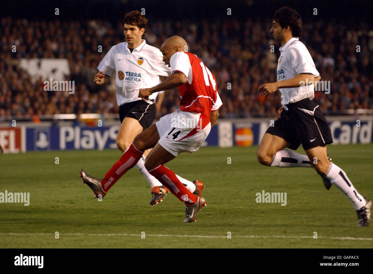 Arsenal v valencia thierry henry hi-res stock photography and images ...