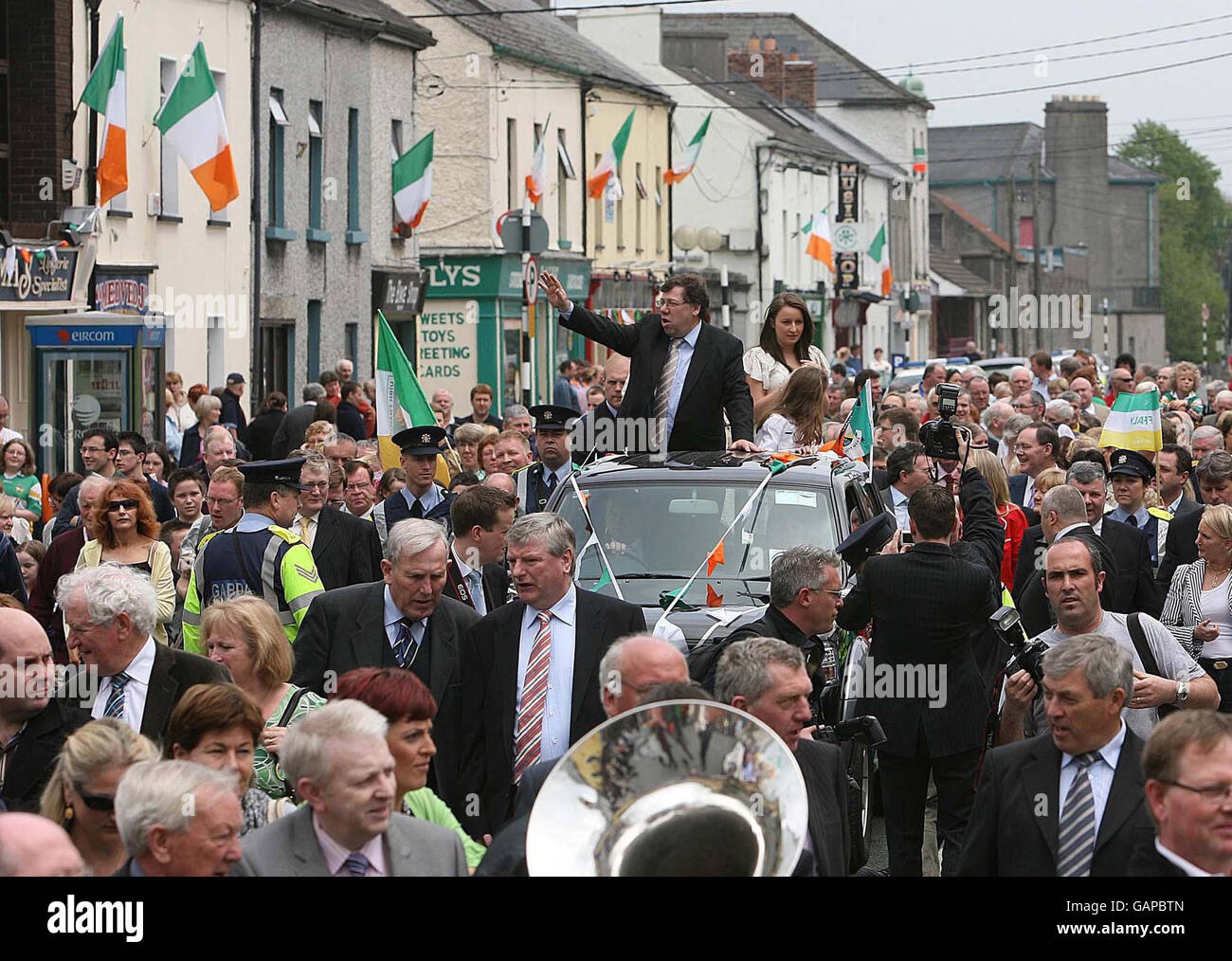 Taoiseach brian cowen and his wife mary hi-res stock photography and ...