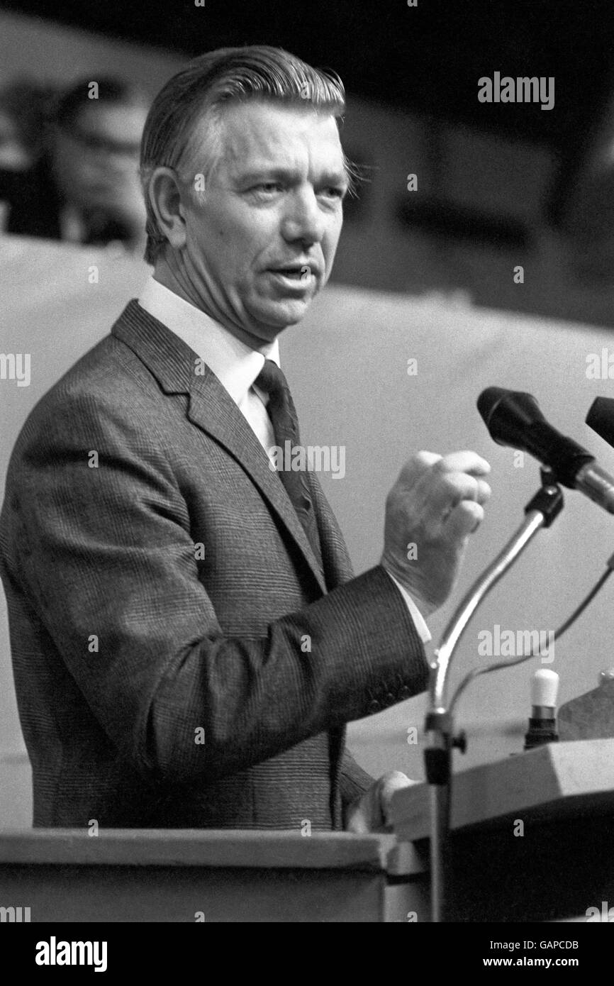 Labour mp jack ashley hi-res stock photography and images - Alamy
