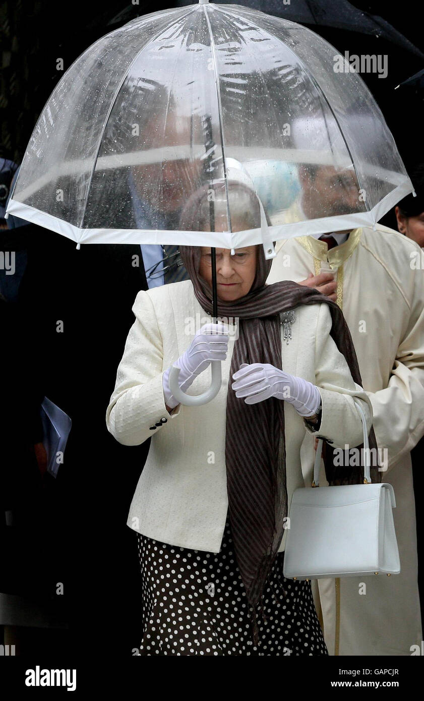 Queen Elizabeth Ii State Visit To Turkey High Resolution Stock ...