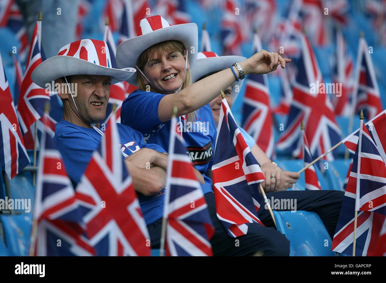 Rangers fans in the stands hi-res stock photography and images - Alamy