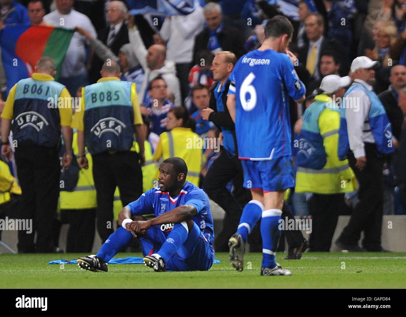 Rangers barry ferguson after final whistle hi-res stock photography and ...