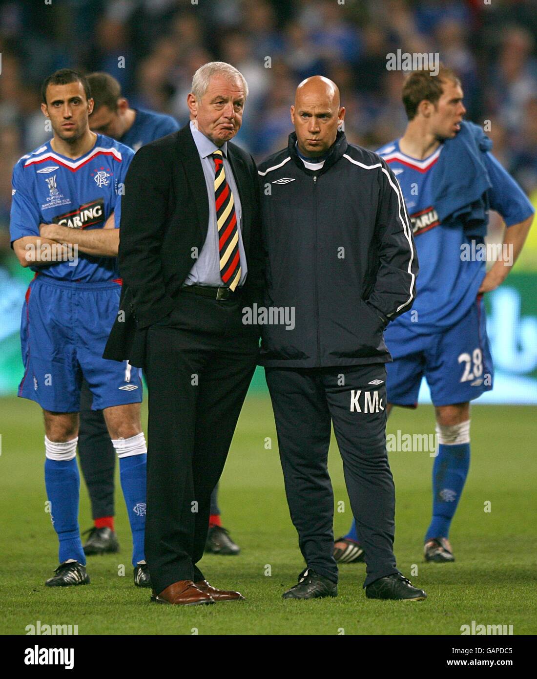 Fc zenit saint petersburg celebrate winning the uefa cup final hi-res ...