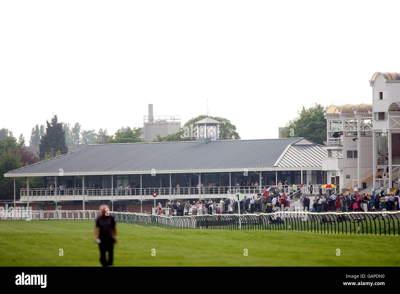 Nottingham racecourse general view hi-res stock photography and images ...