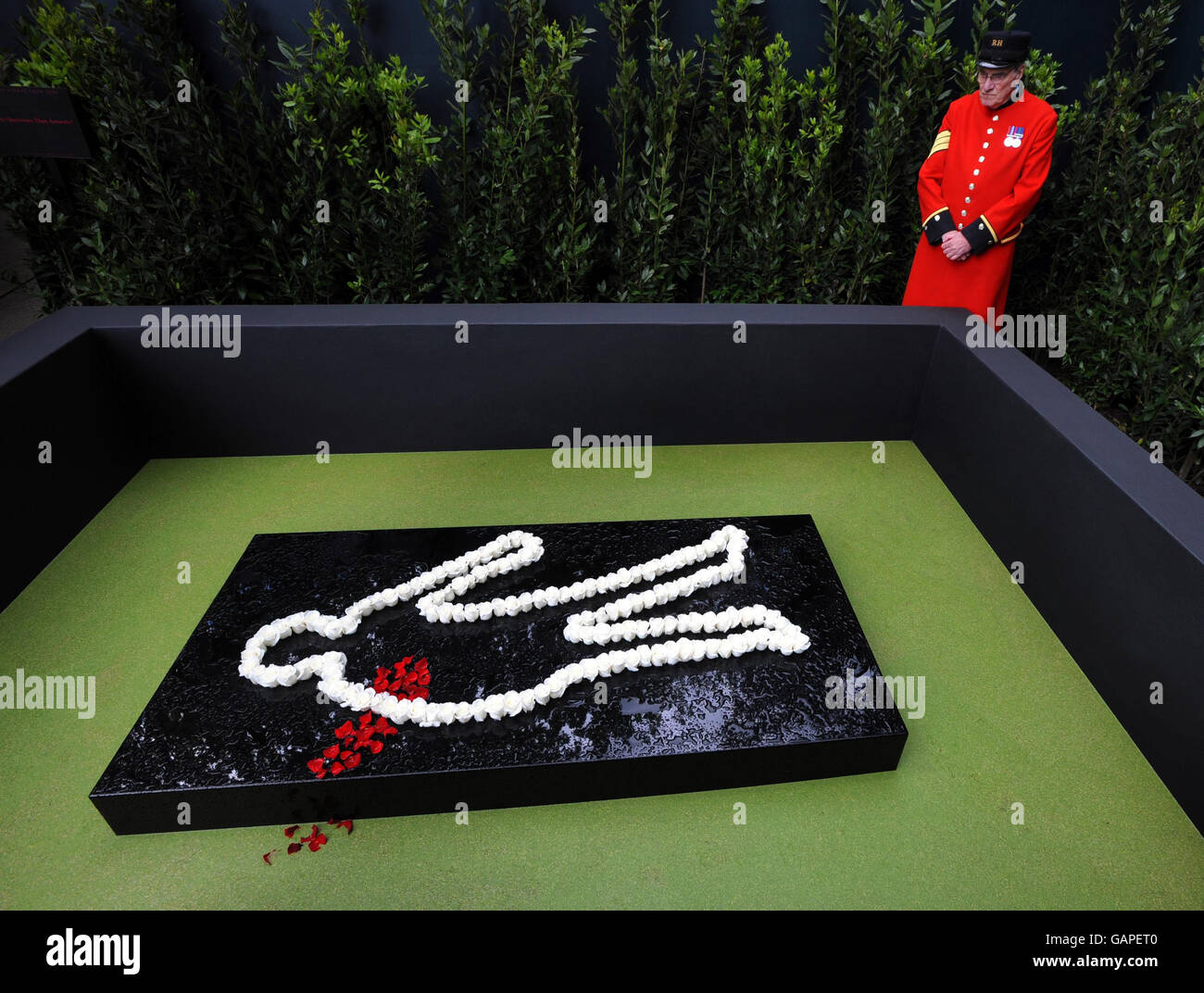 Chelsea pensioner Arthur Barrow, 81, with a controversial floral ...