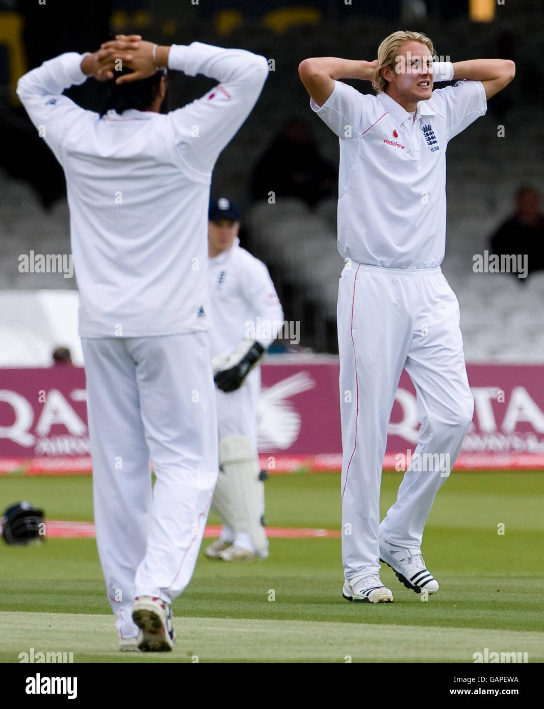 Stuart broad react hi-res stock photography and images - Alamy