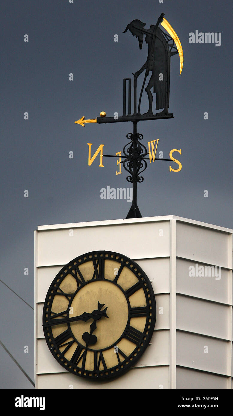 Old father time and weather vane hi-res stock photography and images ...