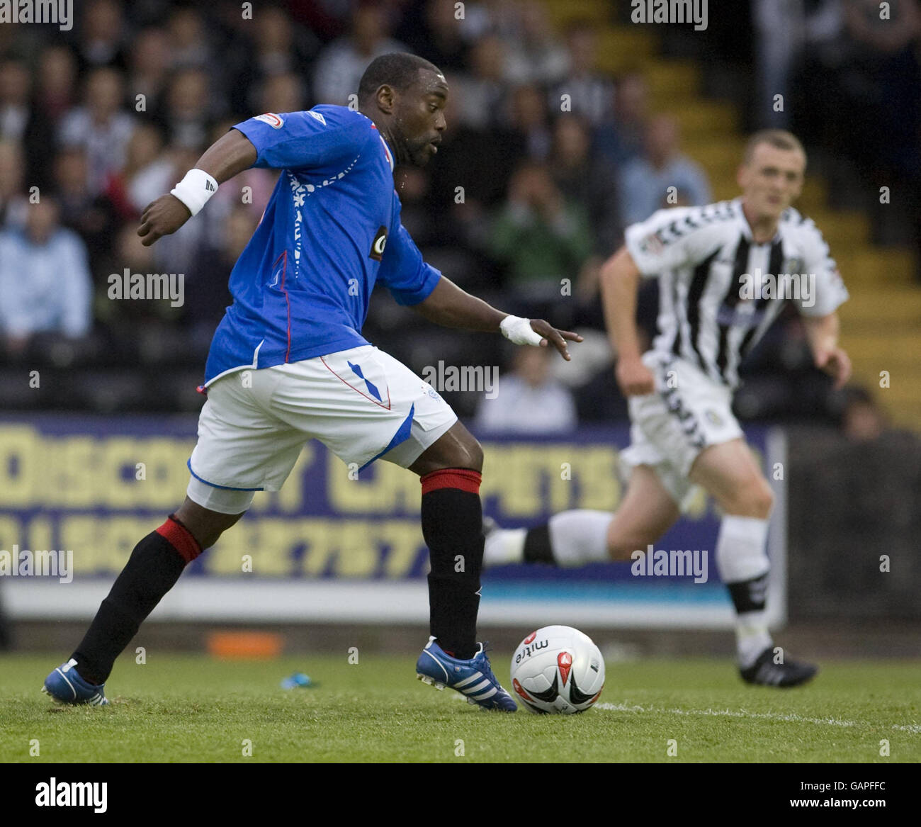 Rangers jean claude darcheville hi-res stock photography and images - Alamy