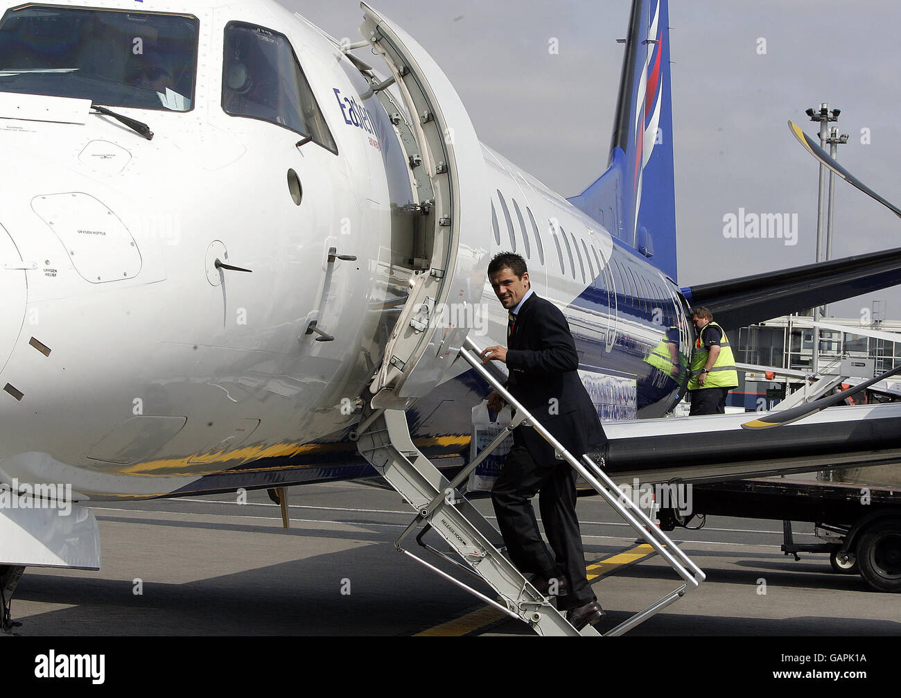 Soccer - Rangers leave Glasgow Airport. Rangers' Nacho Novo waves as he ...