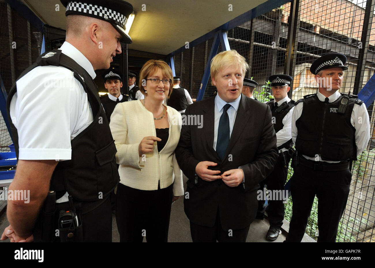 Metropolitan police officers set up a stop and search operation hi-res ...