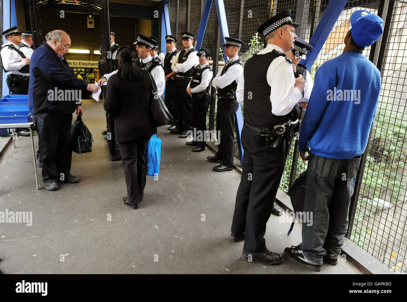 Metropolitan Police stop and search Stock Photo - Alamy