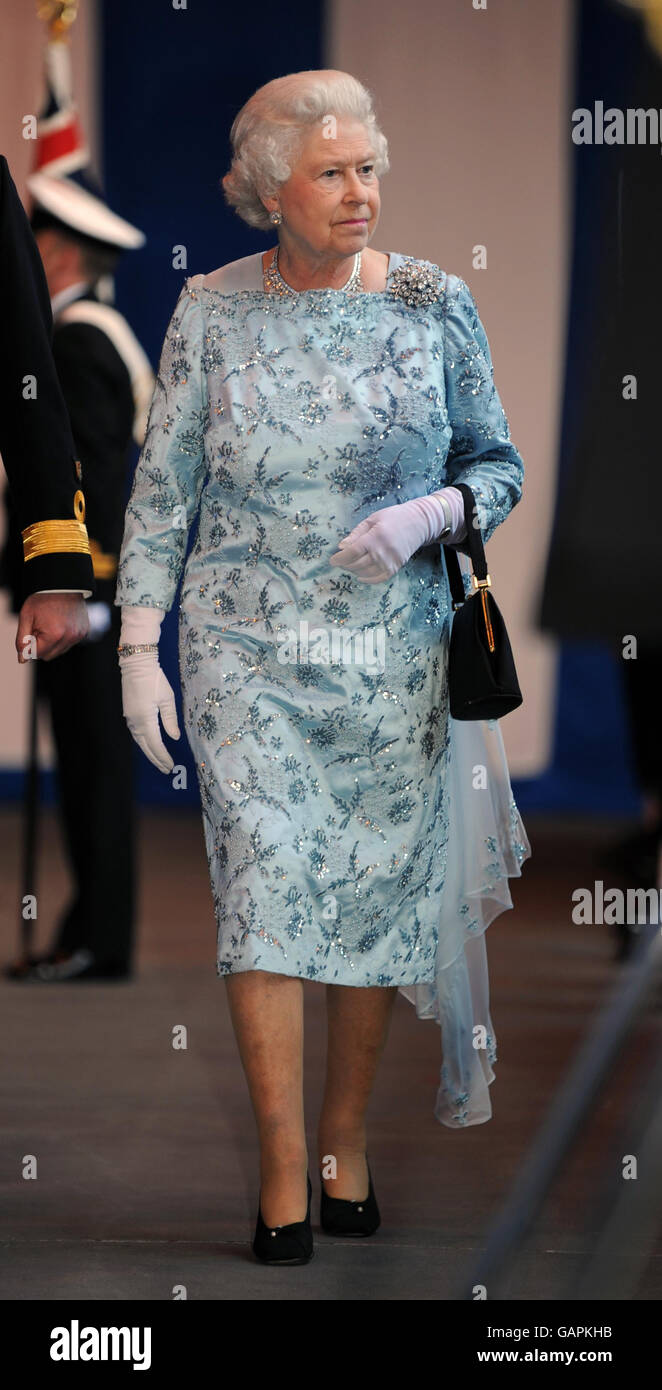 Queen Elizabeth II at a cocktail party hosted in honour of Turkish ...