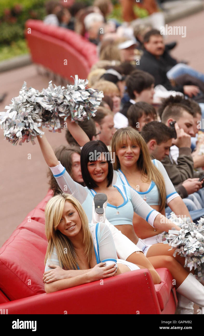 World's longest sofa Stock Photo - Alamy