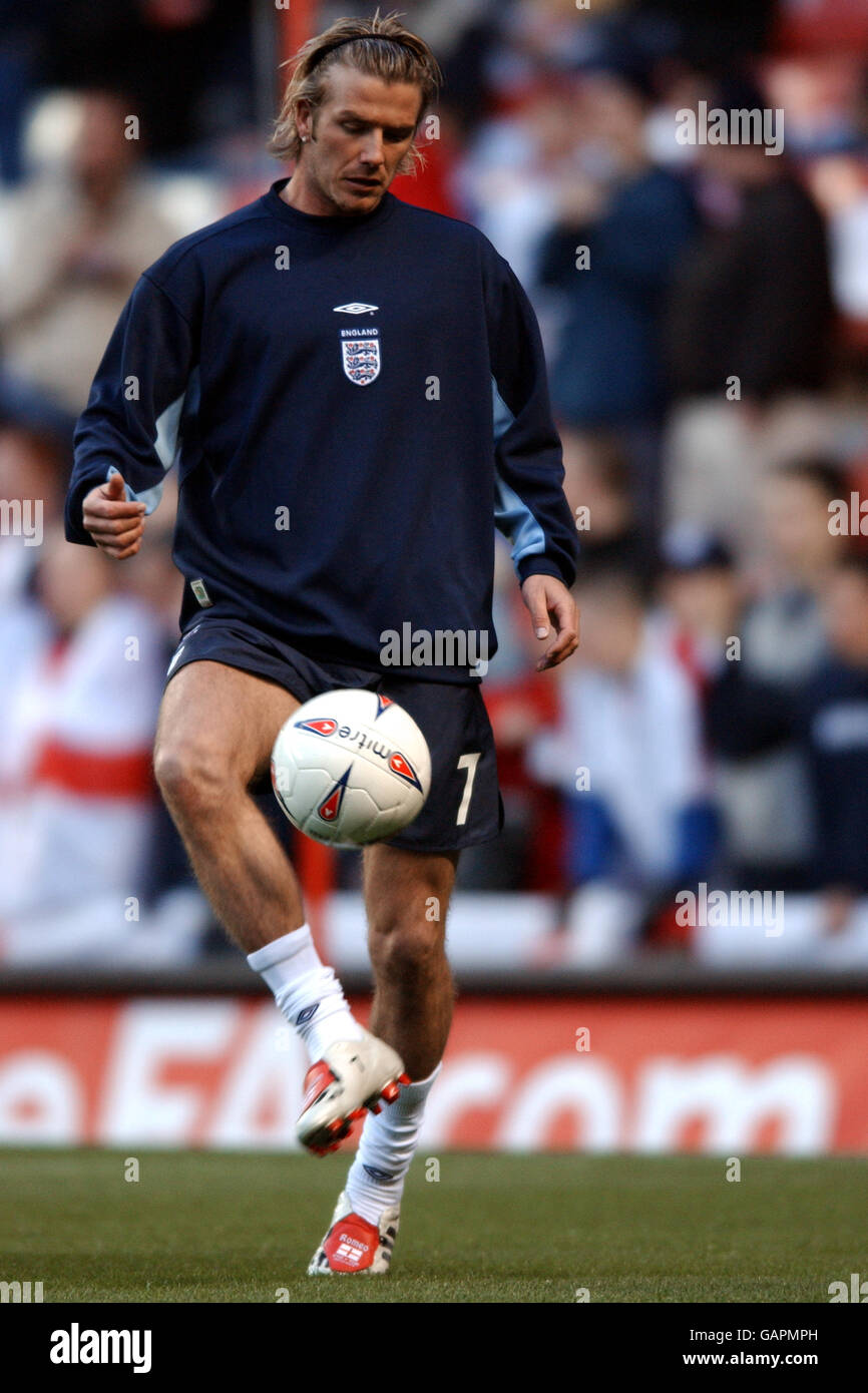 David beckham 2004 hi-res stock photography and images - Alamy