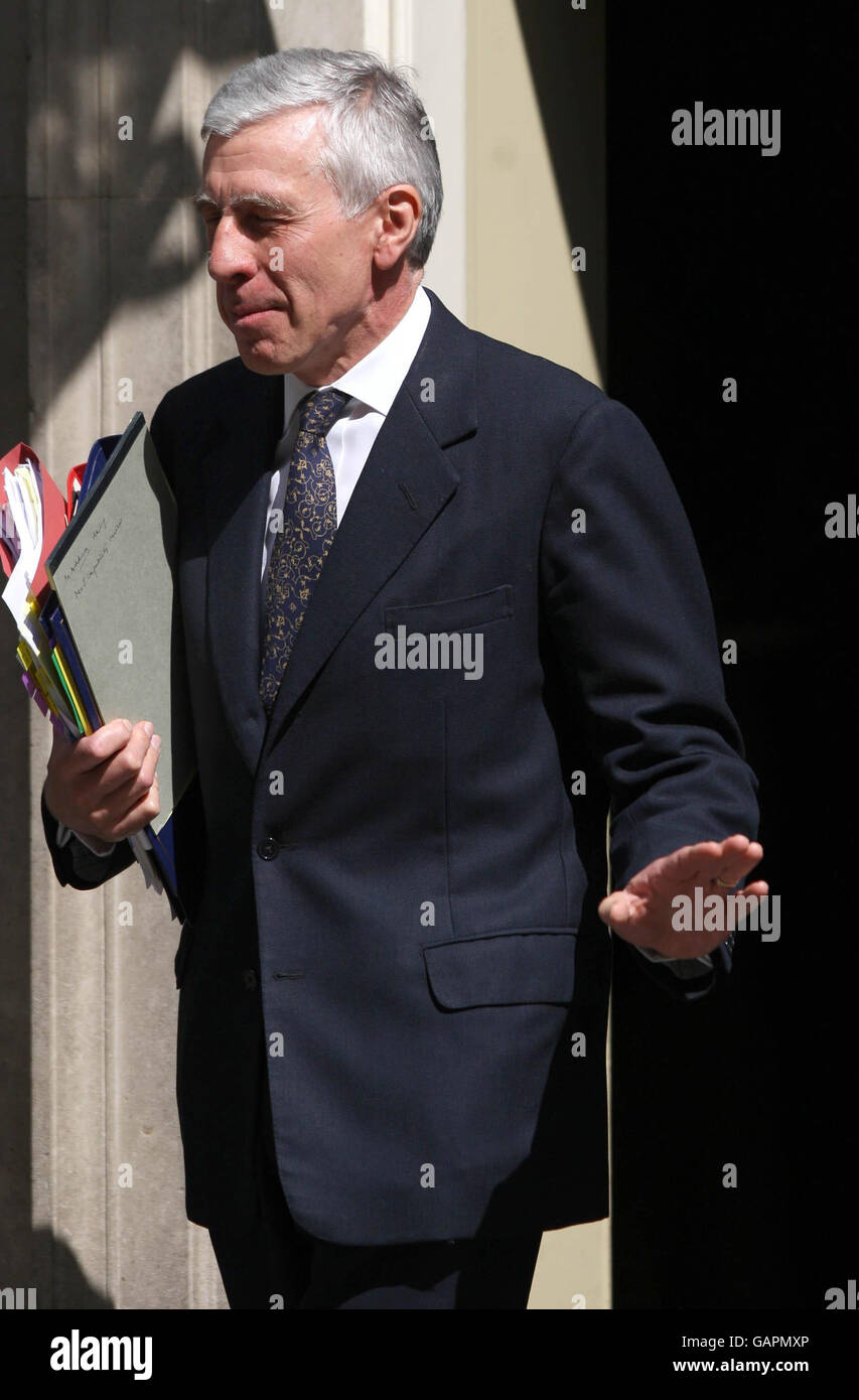 Justice secretary jack straw leaves downing street cabinet meeting hi ...