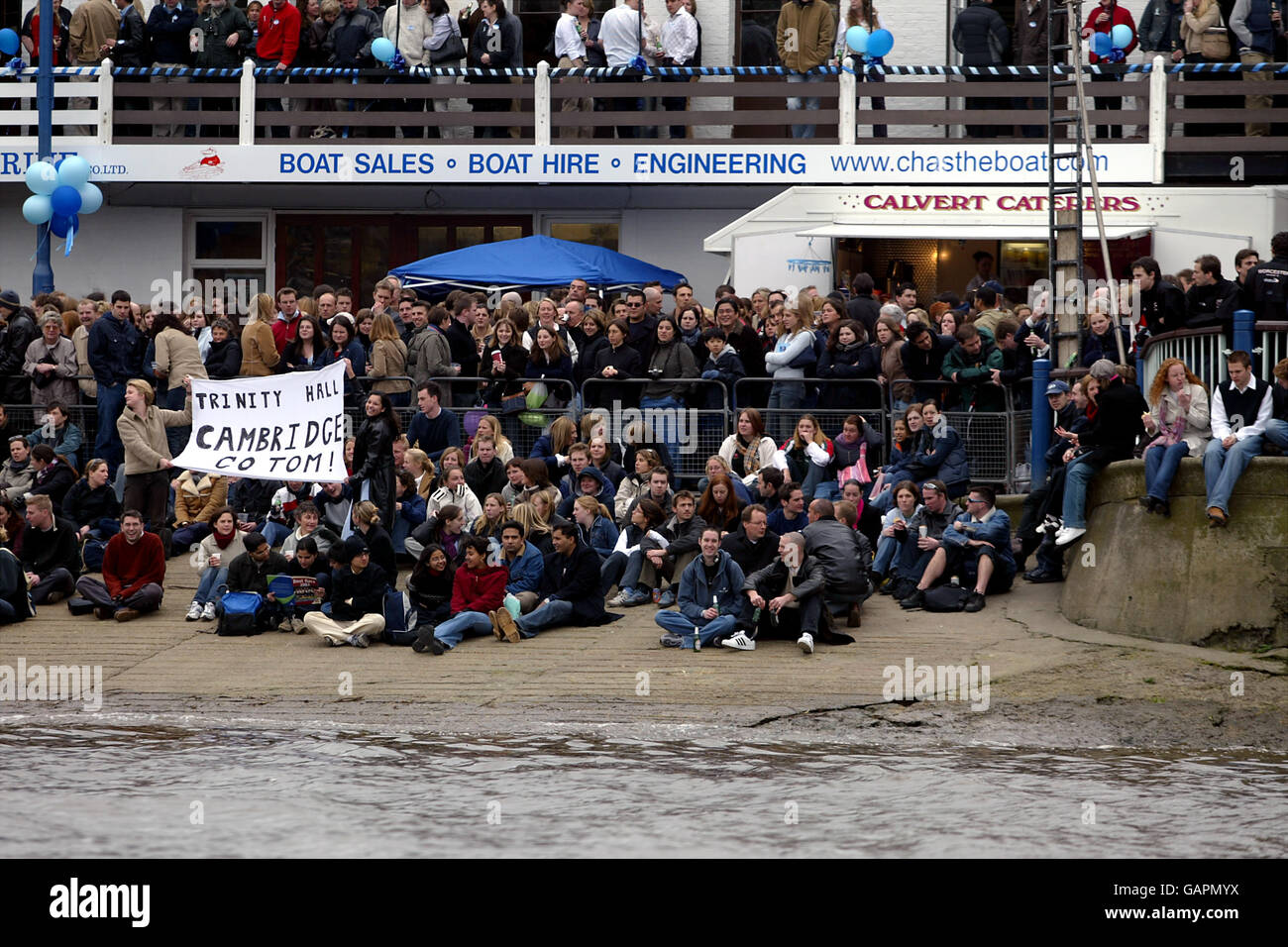Rowing - The 149th Boat Race - Oxford v Cambridge. Spectators wait to ...