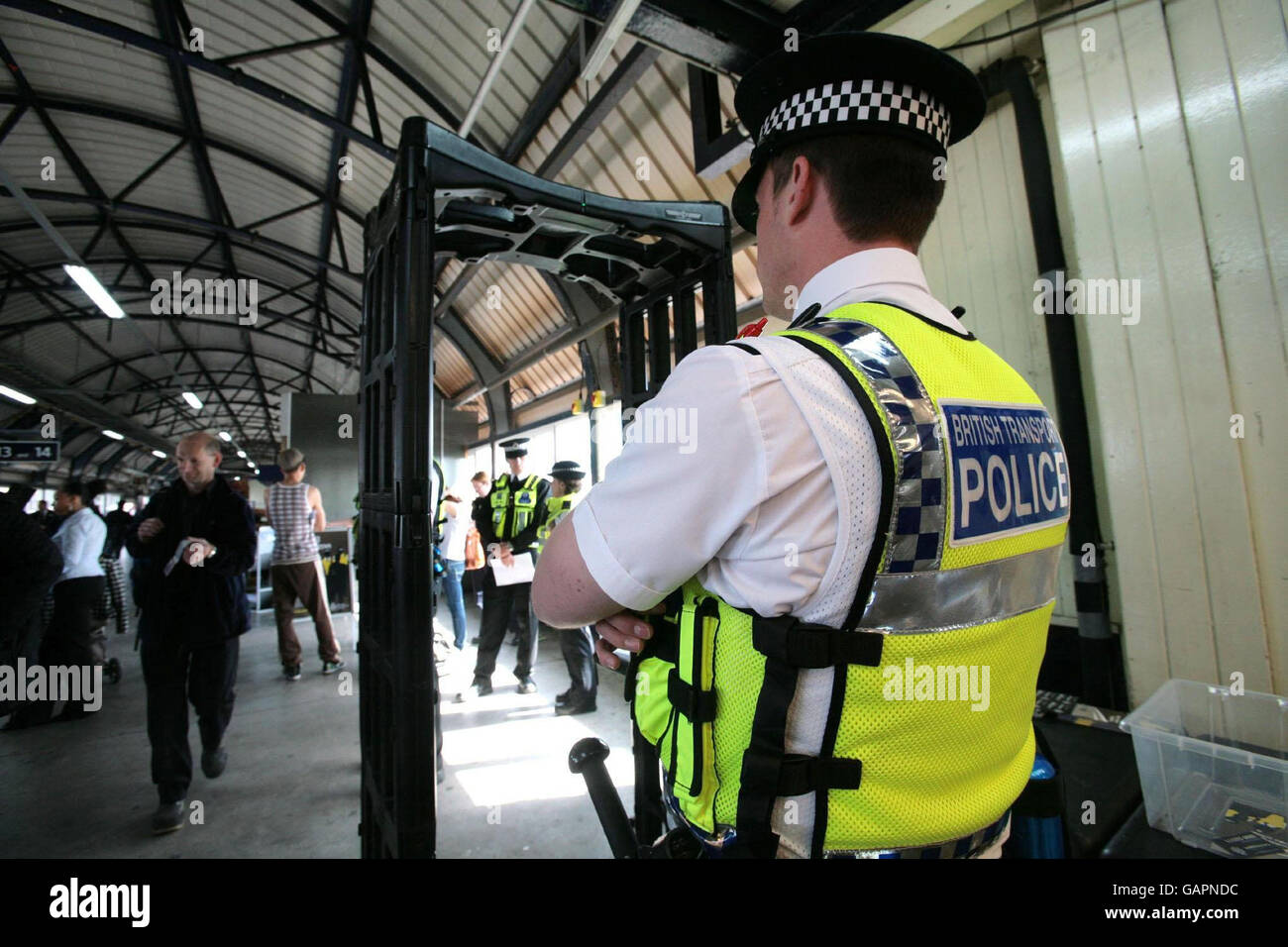 Metropolitan Police stop and search Stock Photo - Alamy