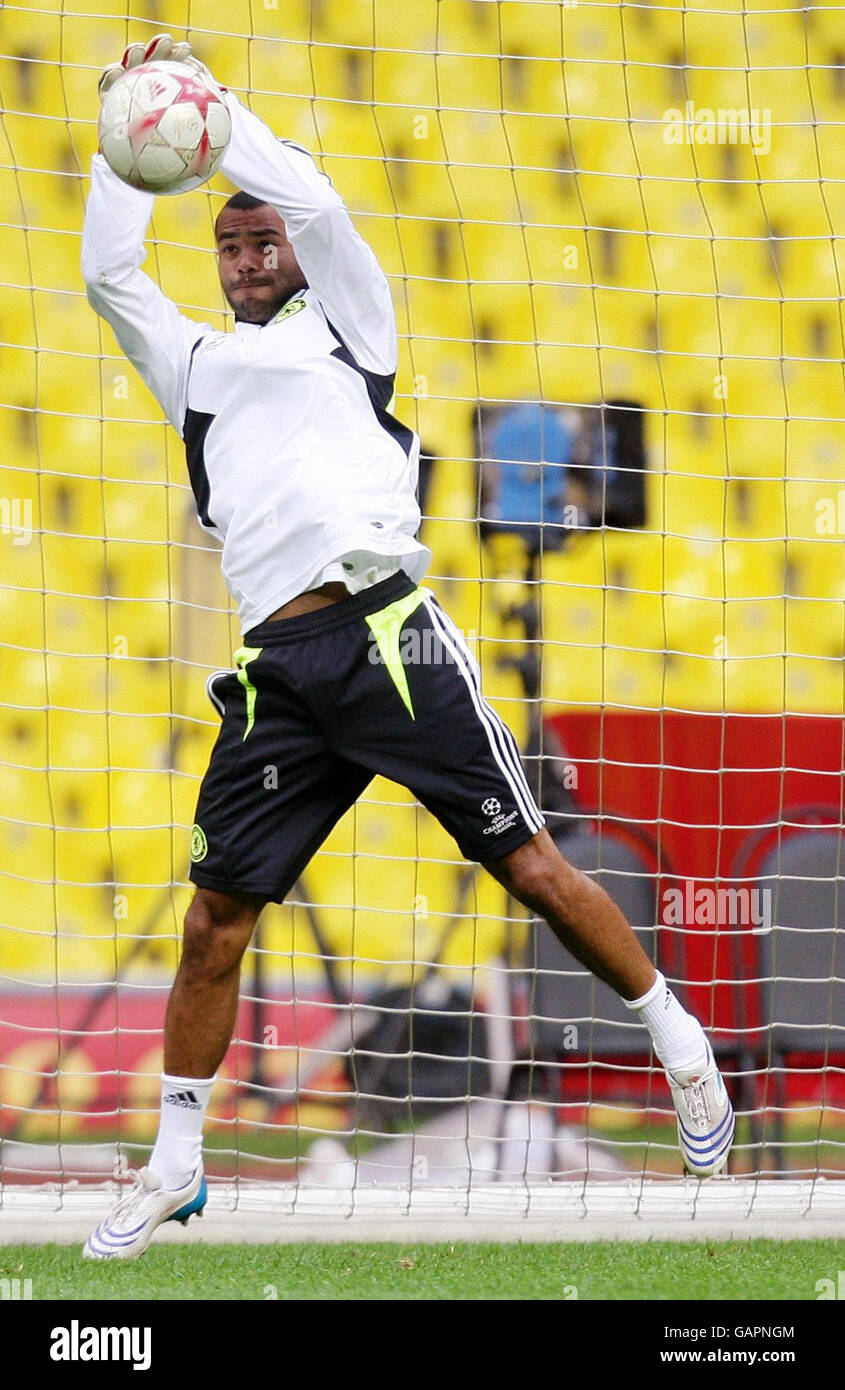 Chelseas ashley cole training session luzhniki stadium hi-res stock ...