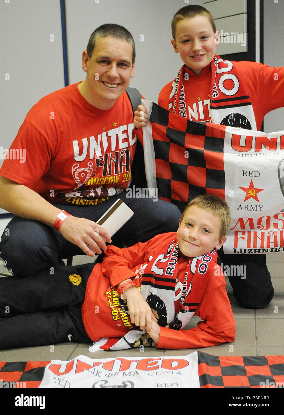 Sons matthew and paul hi-res stock photography and images - Alamy