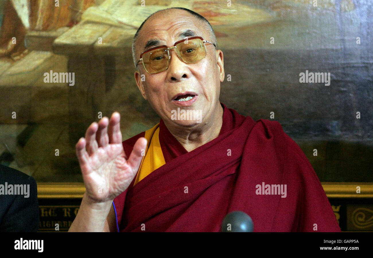 Lama yeshe rinpoche hi-res stock photography and images - Alamy