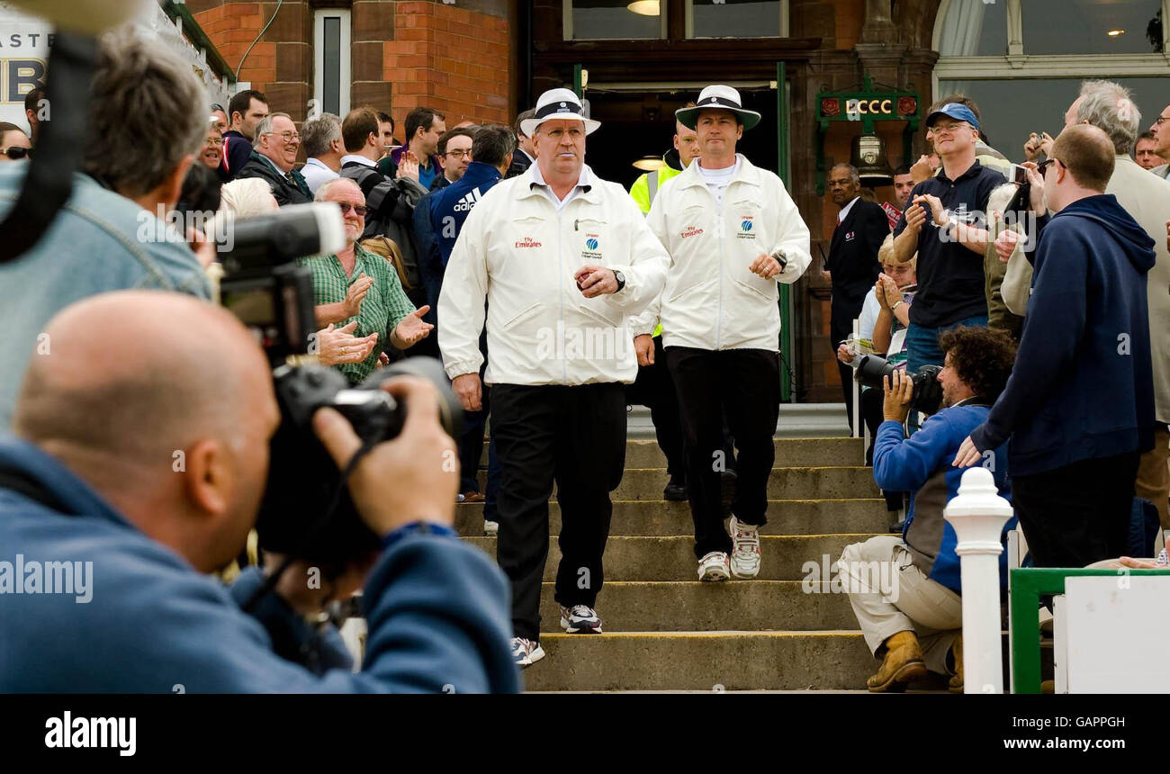 Darrell hair hi-res stock photography and images - Alamy