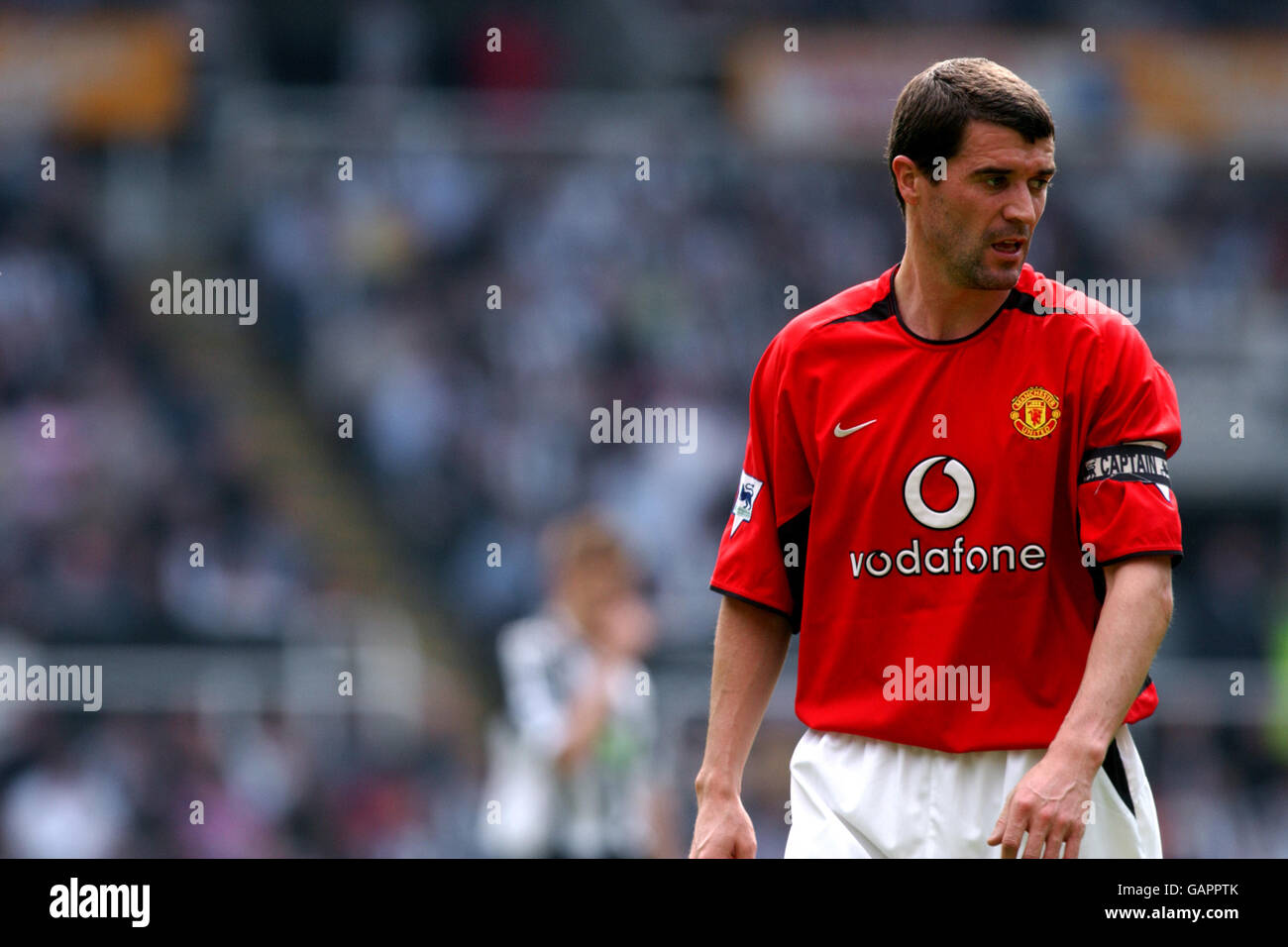 Manchester utd captain roy keane hi-res stock photography and images ...
