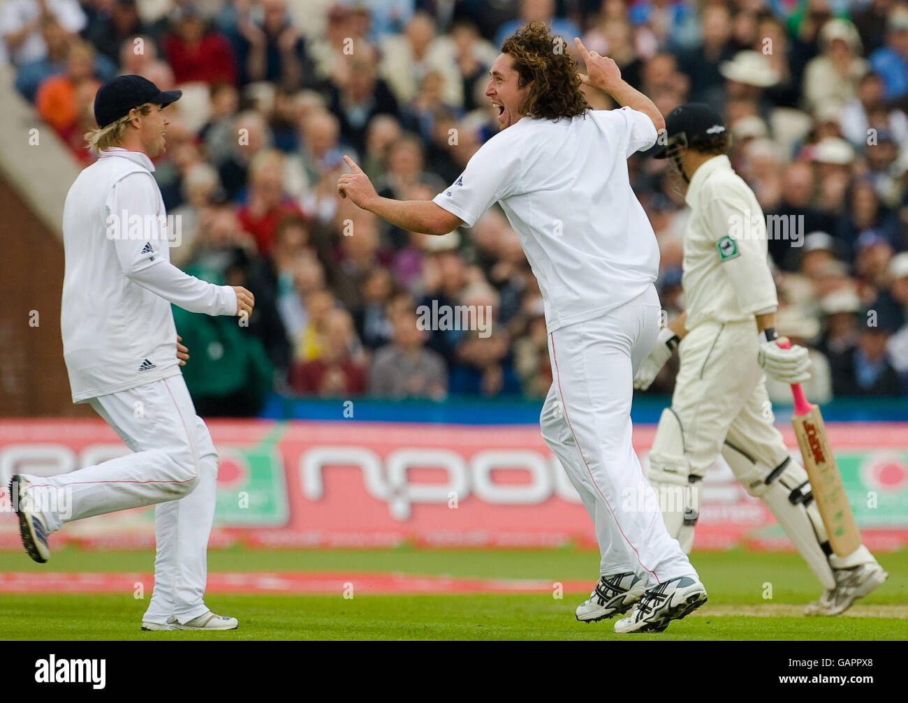 England's Ryan Sidebottom celebrates after dismissing New Zealand's ...