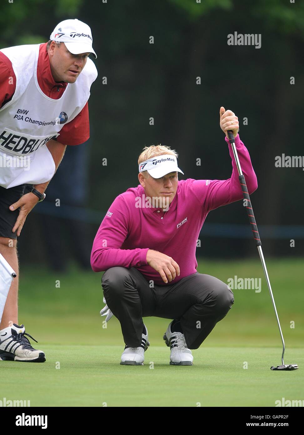 Peter hedblom contemplates putt caddie bmw pga championship hi-res ...