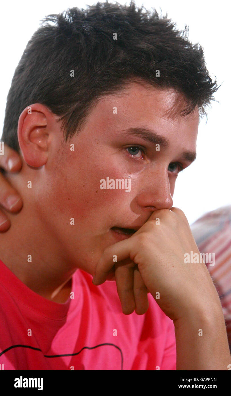 Missing press conference crying hi-res stock photography and images - Alamy