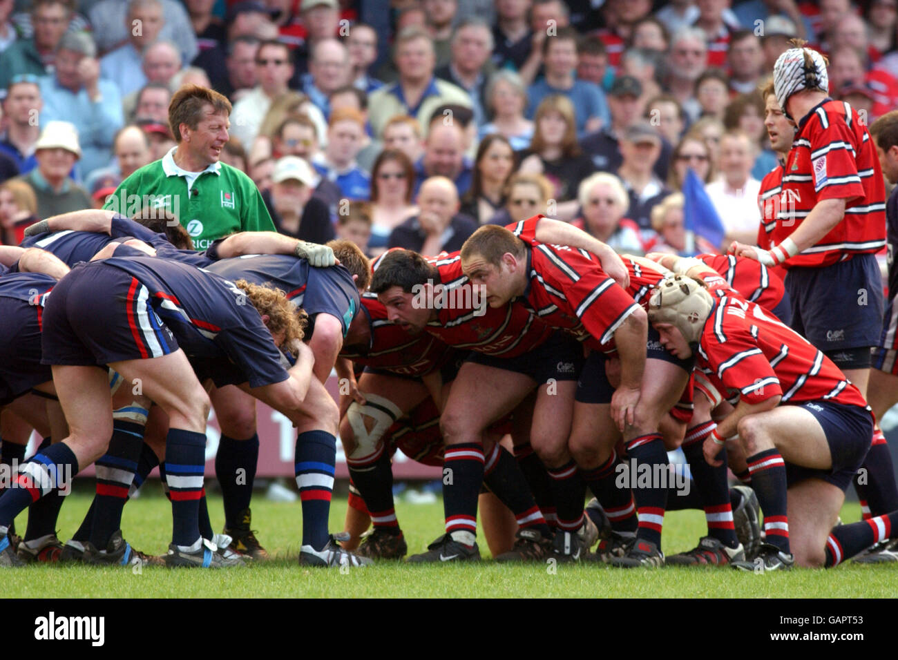 Gloucester and sharks scrum down hi-res stock photography and images ...
