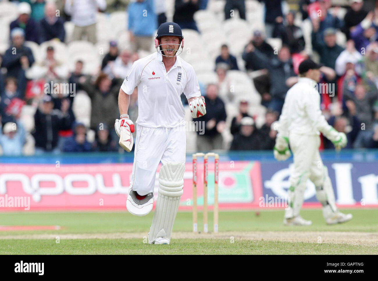 Winning second test match hi-res stock photography and images - Alamy
