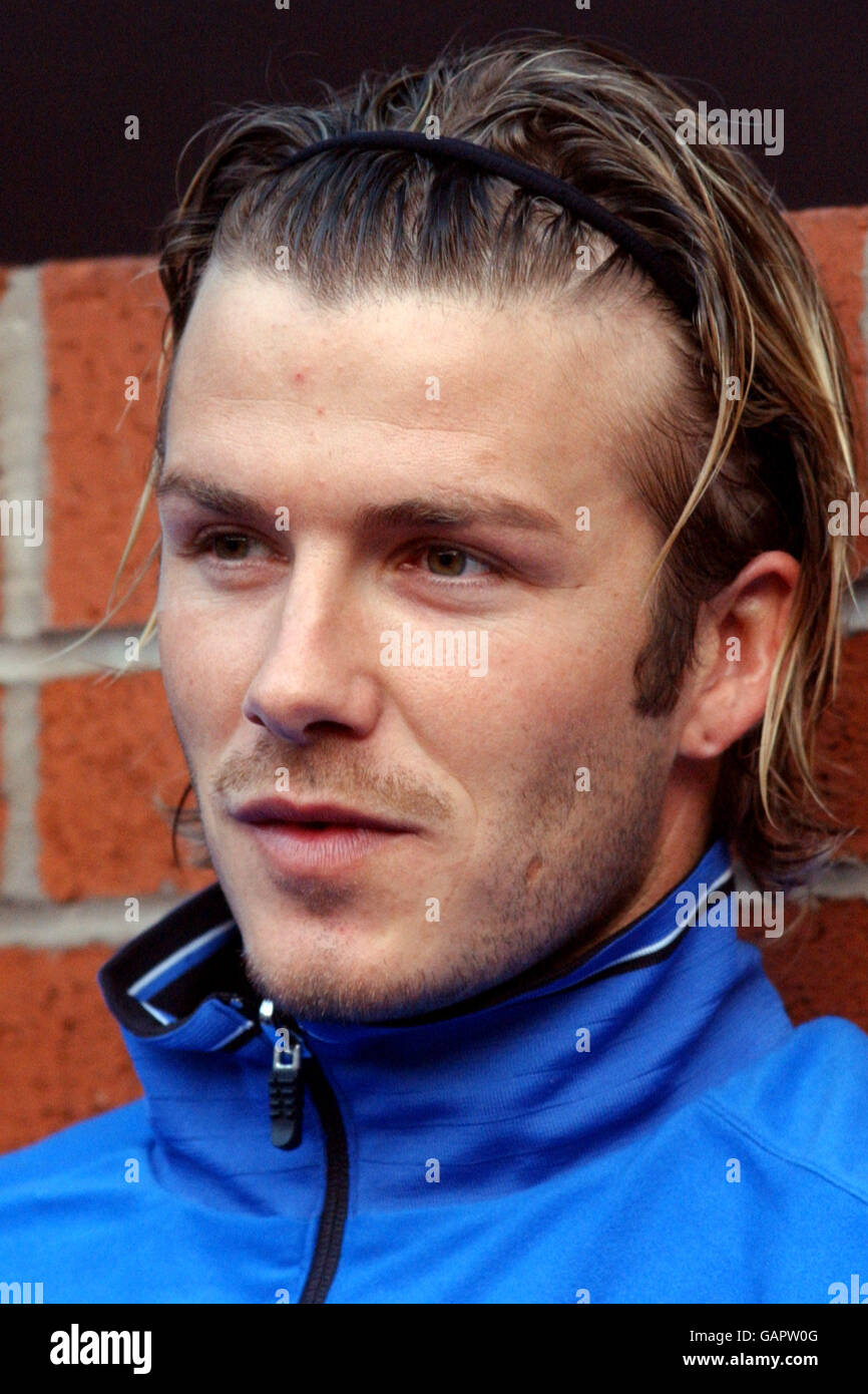 Manchester uniteds david beckham starts the game on the bench hi-res ...