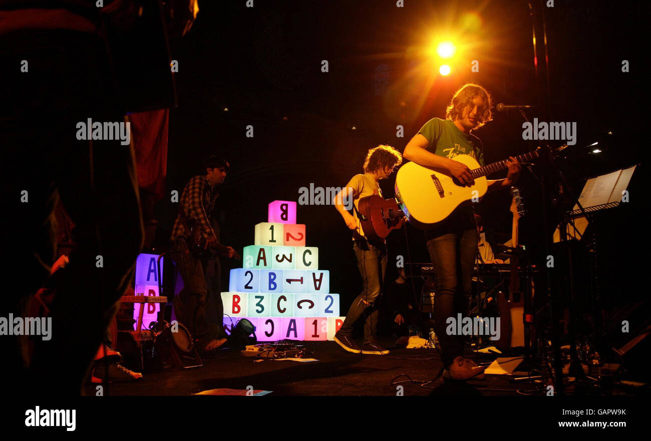 Andy burrows in concert hi-res stock photography and images - Alamy