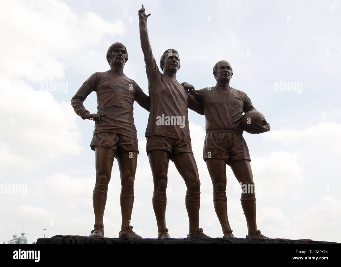 The new manchester united holy trinity statue unveiled old trafford hi ...