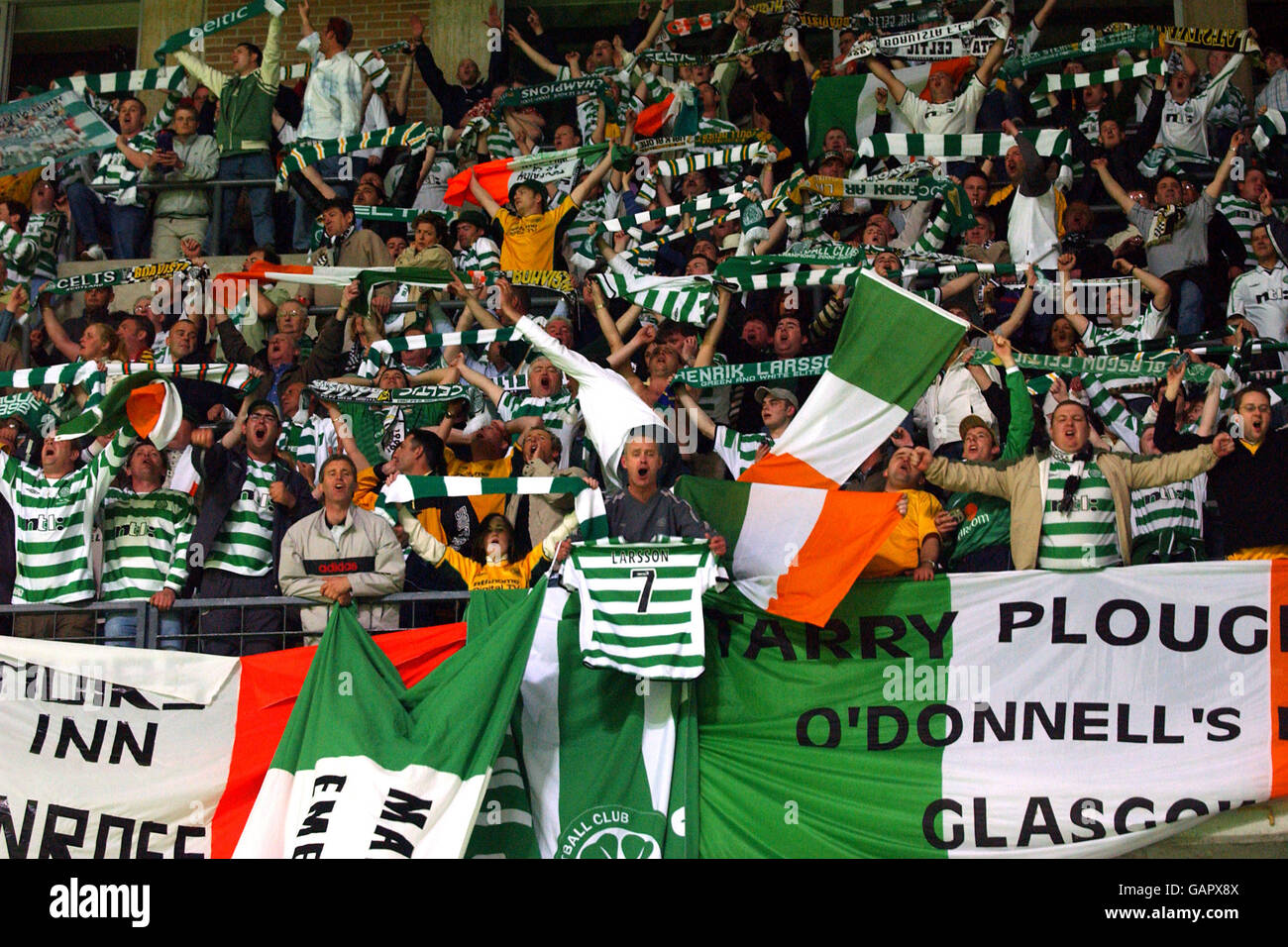 Uefa cup final celtic fans hi-res stock photography and images - Alamy