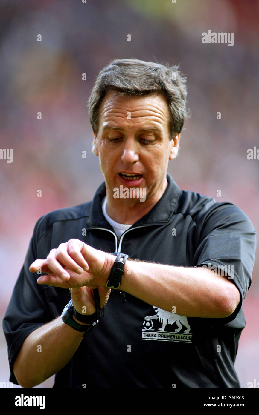 Referee Alan Wiley High Resolution Stock Photography and Images - Alamy