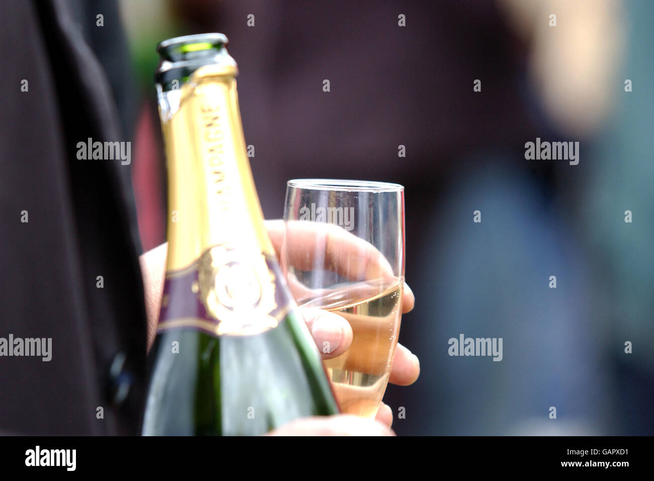 Horse Racing - Sandown - attheraces Gold Cup Celebration Meeting ...